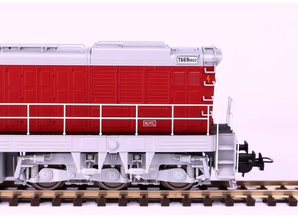 Piko Dieselová lokomotíva T669 ČSD V-VI - 59786 | Dvedeti.sk drevené ...